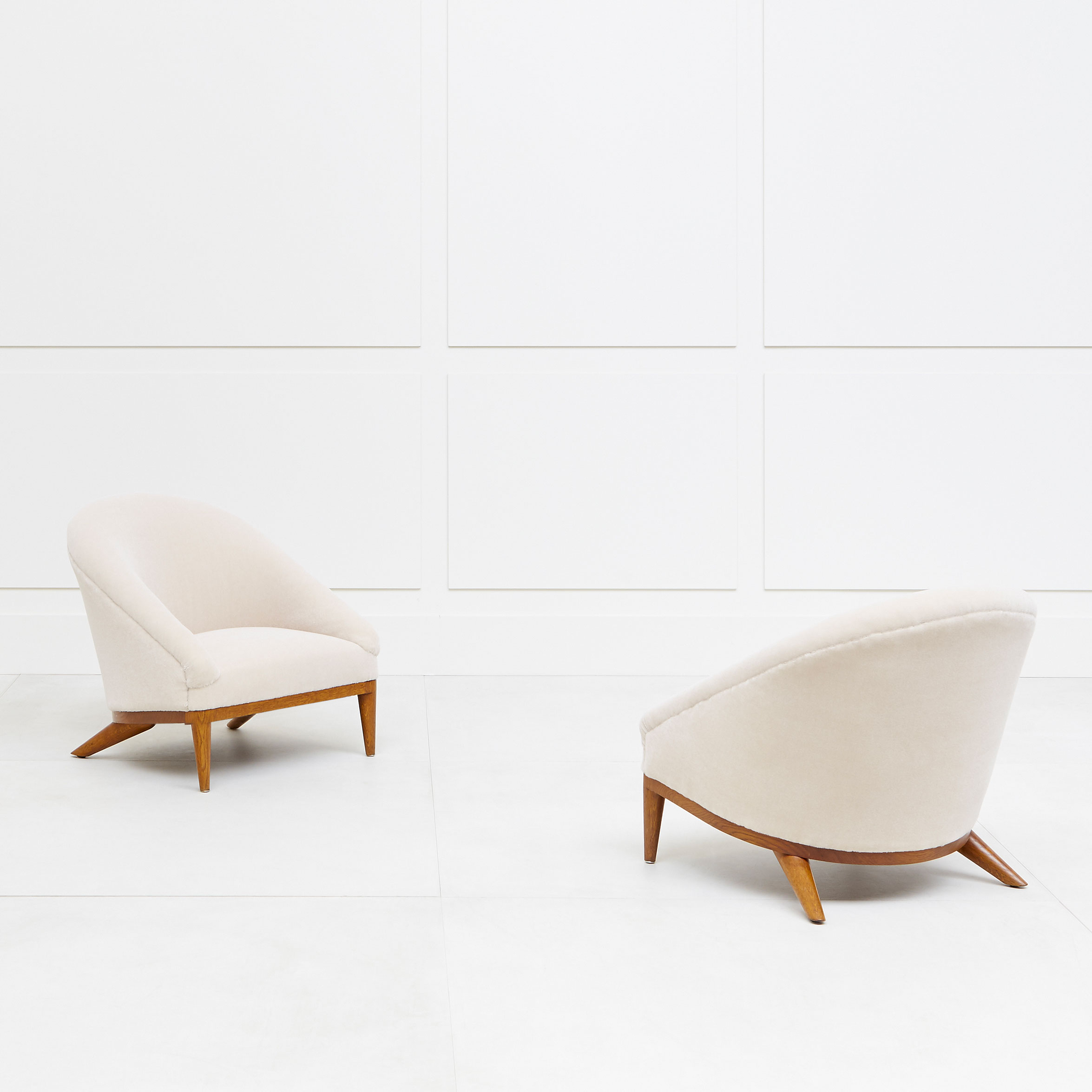 Jean Royère, Pair of «Crapaud» armchairs - Galerie Chastel Maréchal