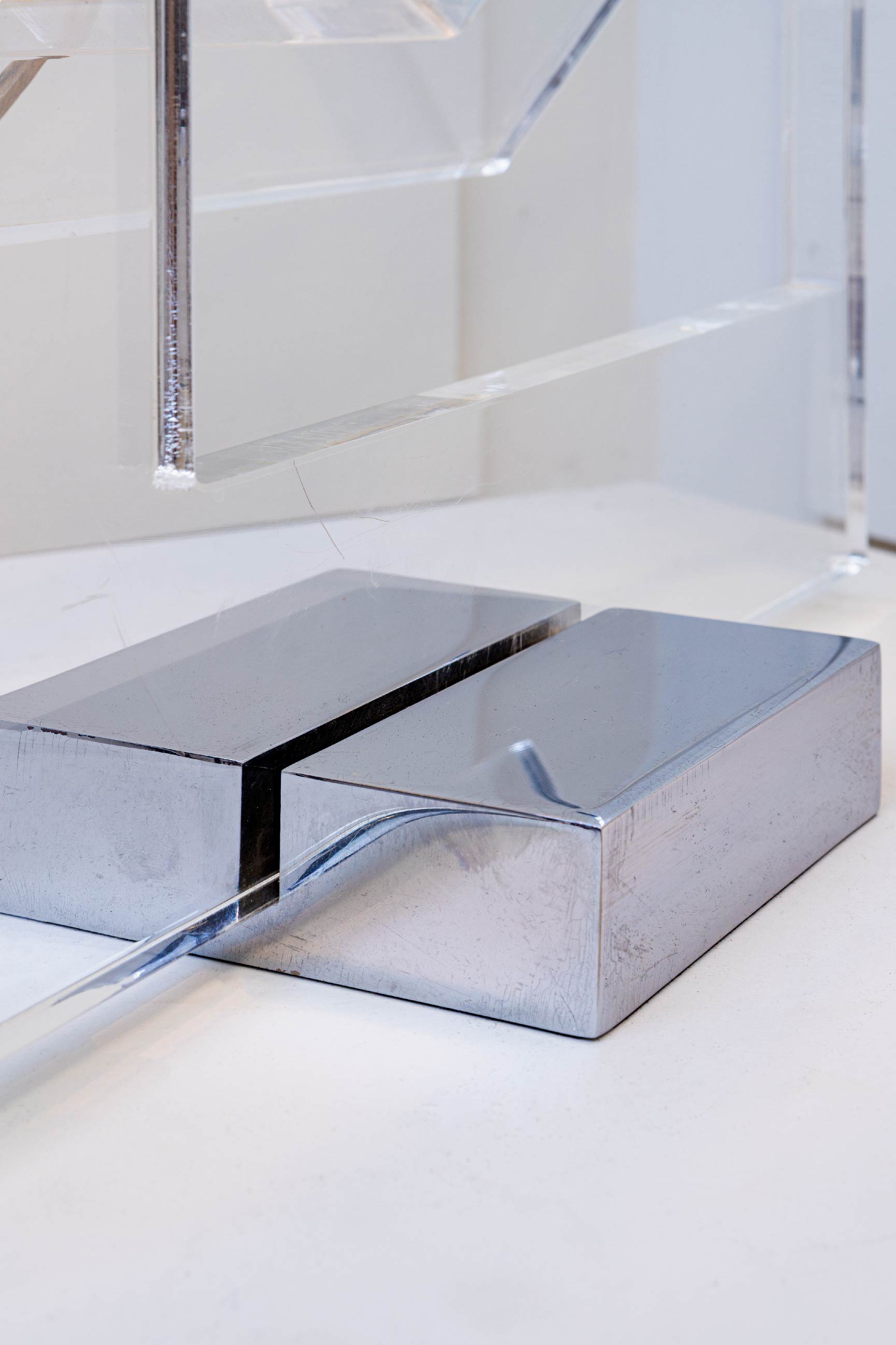 Yonel Lebovici, Lampe carrée "Satellite" - Galerie Chastel Maréchal